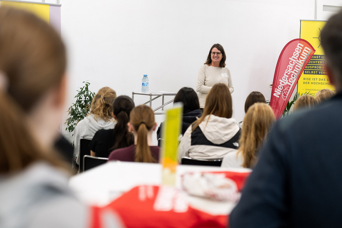 Gemeinsam unterwegs: Niedersachsen-Technikum 2025/26 startet mit ...